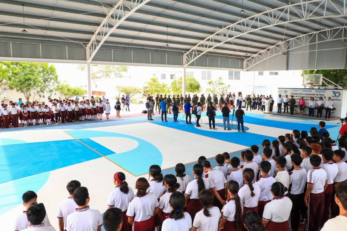 Gobierno de Lili Campos construyó cancha con domo en secundaria de ...